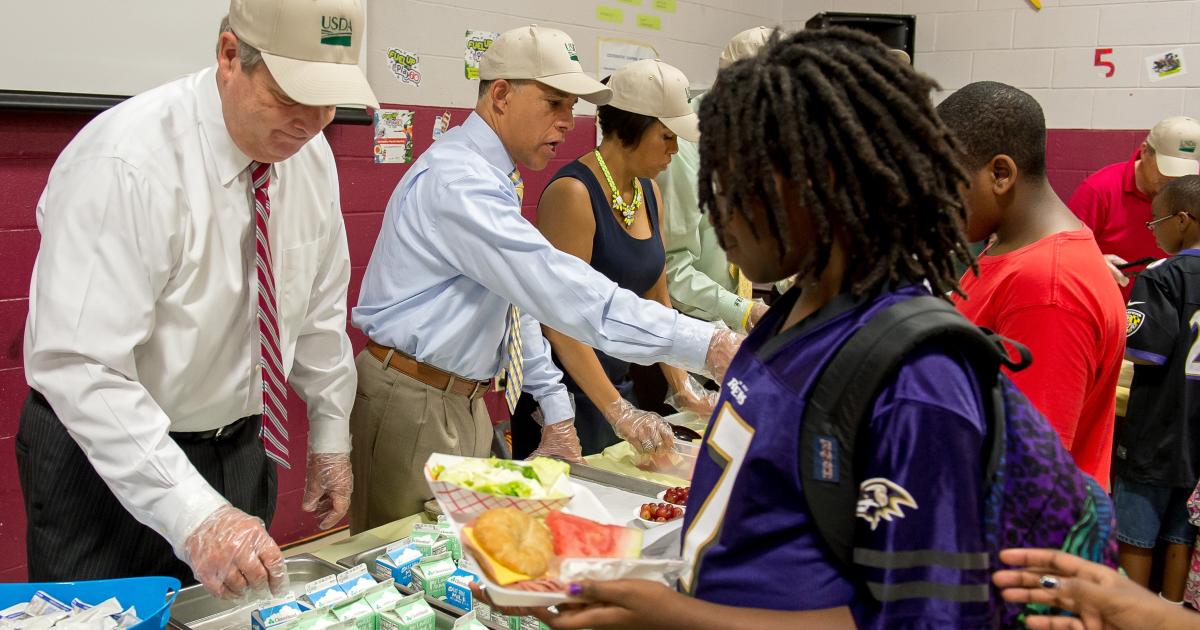 How to Find Free Food for Children During the Summer | SettleIn US